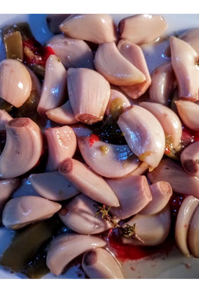 Ajo encurtido a los aromas del pueblo